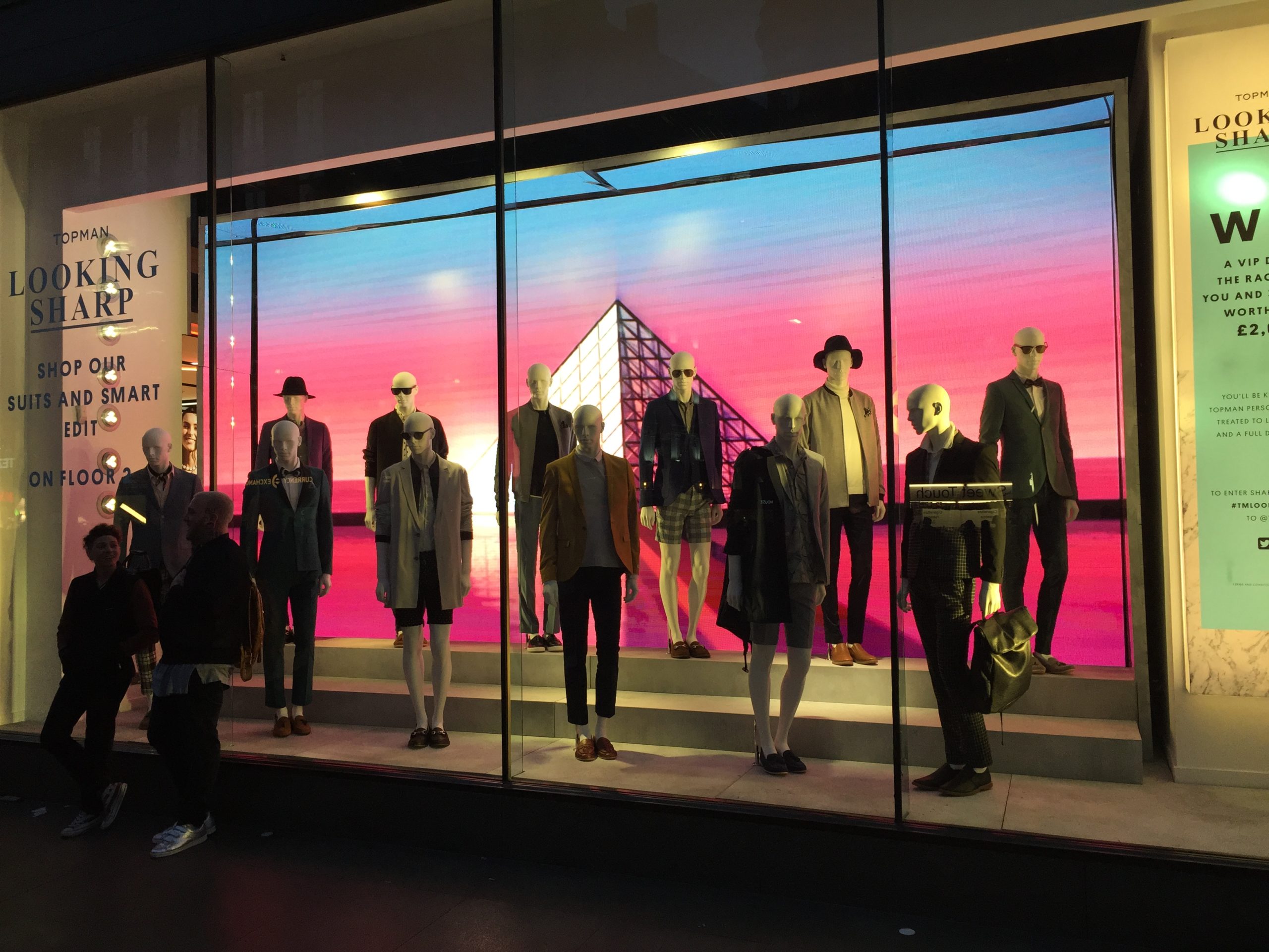 Digital Signage: The Secret To Boosted Retail Sales - UNIFY VSN Ltd